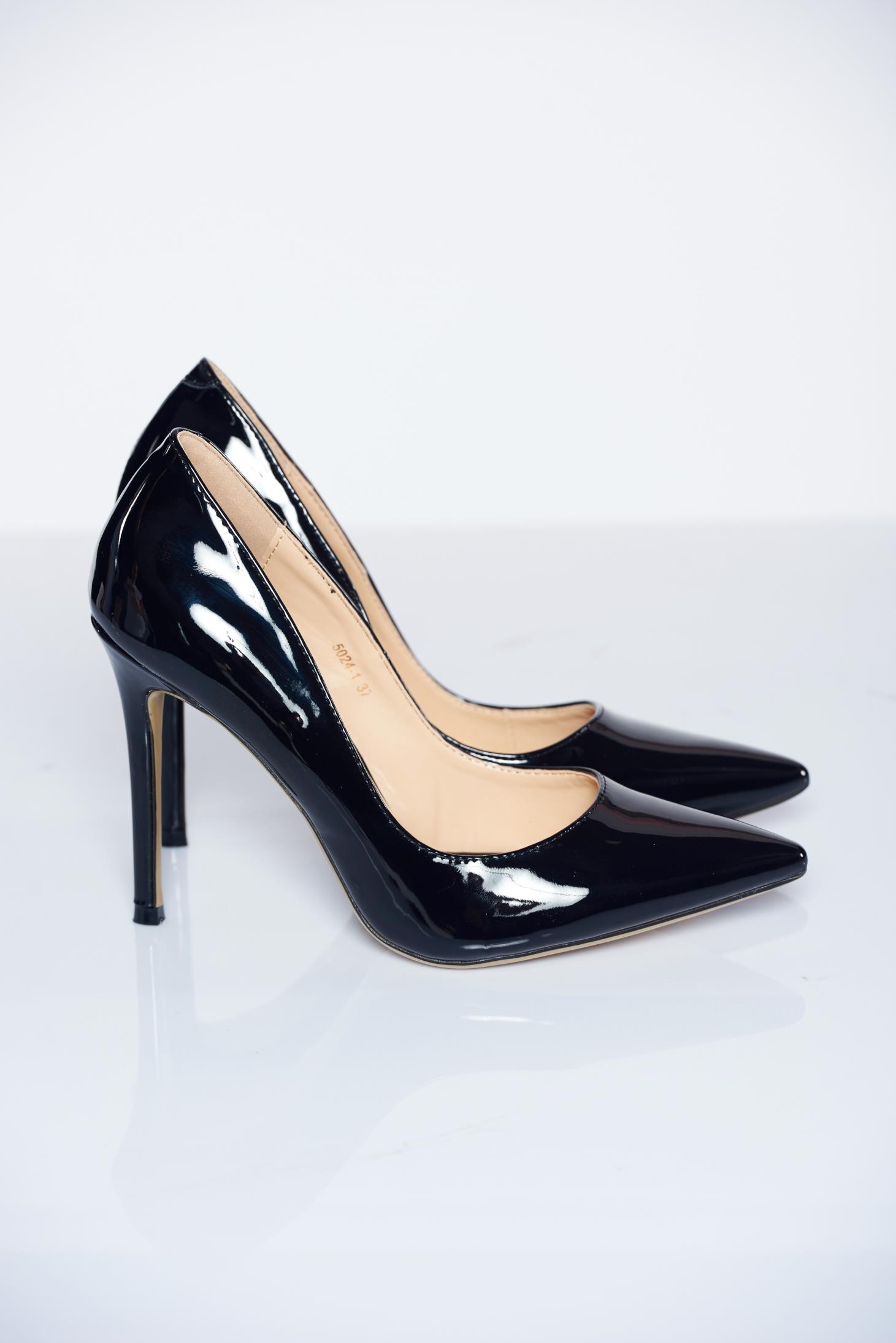Black high heels elegant shoes with slightly pointed toe tip