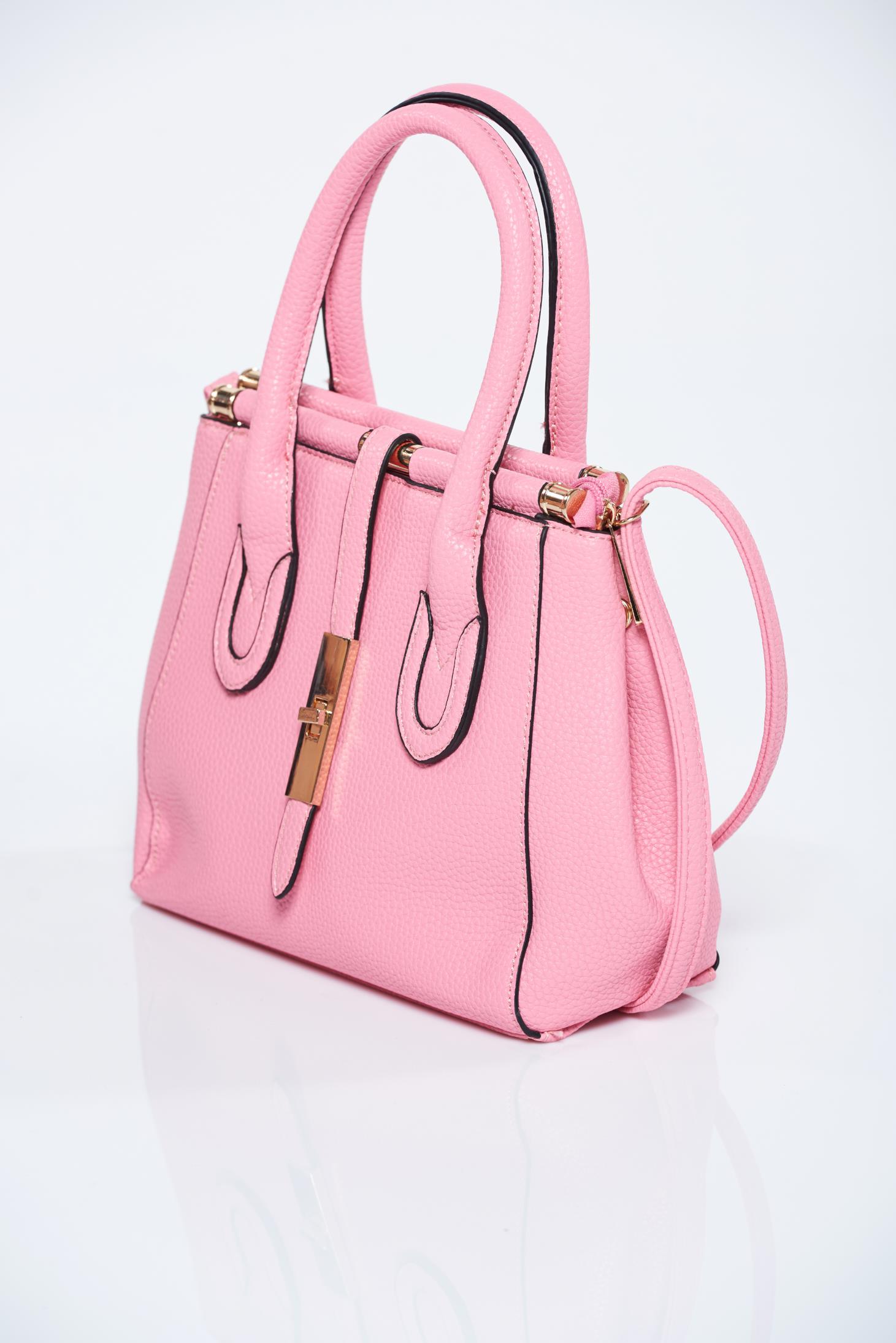 Geanta dama casual roz cu accesoriu metalic