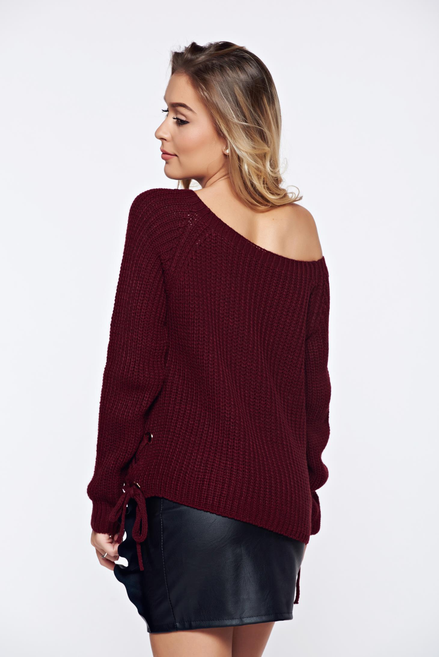 Burgundy casual knitted flared sweater with metal accessories