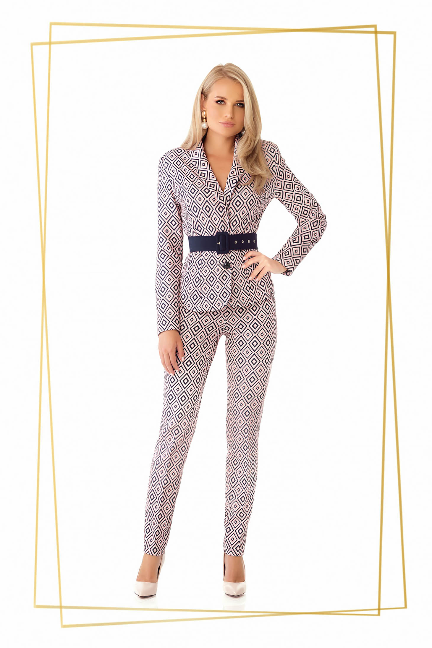 Sacou PrettyGirl roz prafuit office din stofa usor elastica cu un croi ...