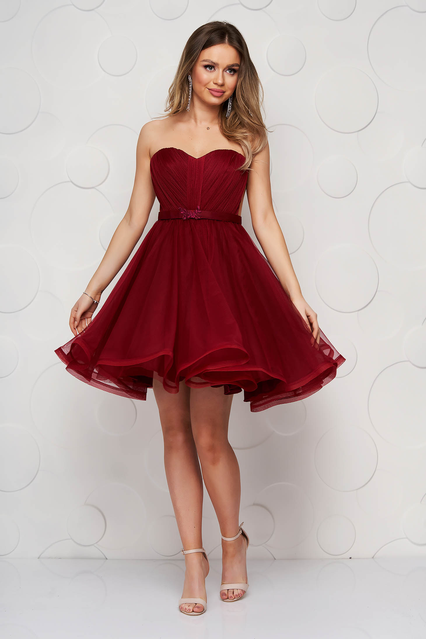 Burgundy dress luxurious short cut from tulle
